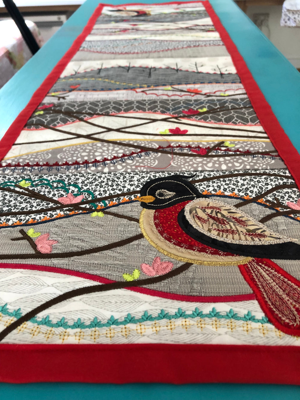 Bird Table Runner in the hoop machine embroidery design ITH