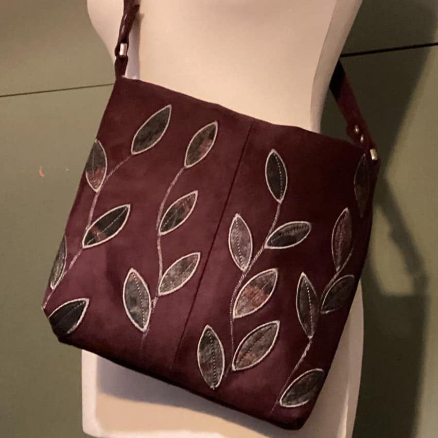 In The Hoop Machine Embroidery Design - Luscious Leaf Handbag