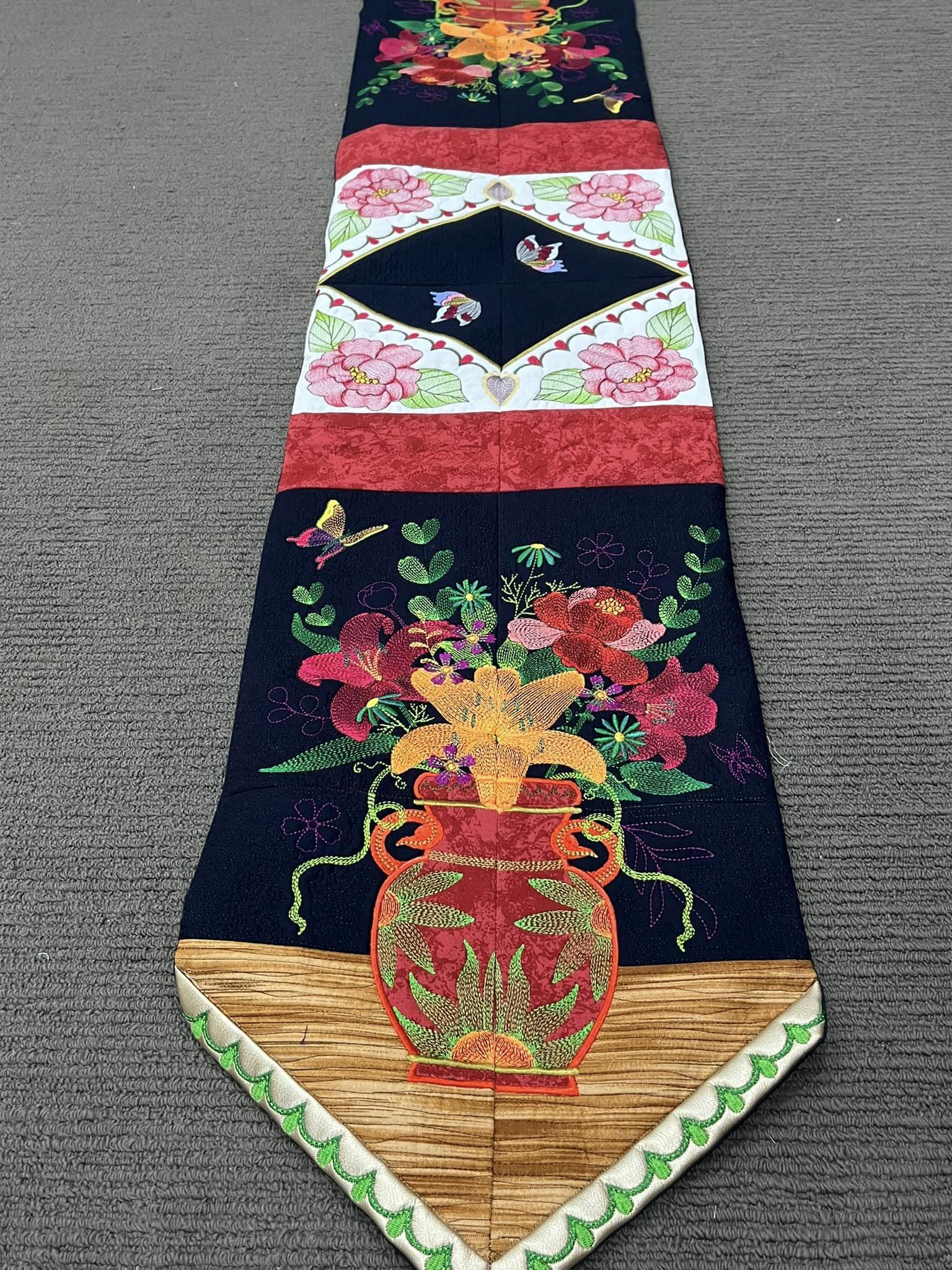 Flourishing Vase Runner 5x7 6x10 8x12