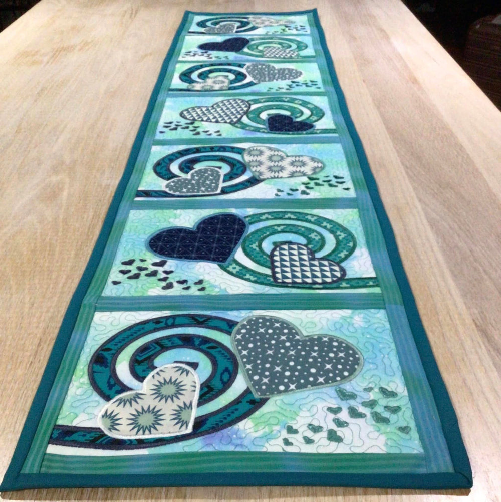 HEARTS AND SWIRLS TABLE RUNNER