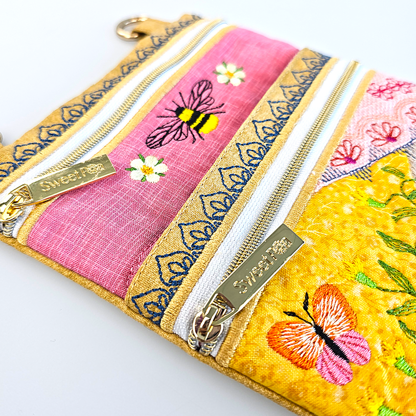 Pretty Patch Purse In The Hoop Machine Embroidery Design ITH