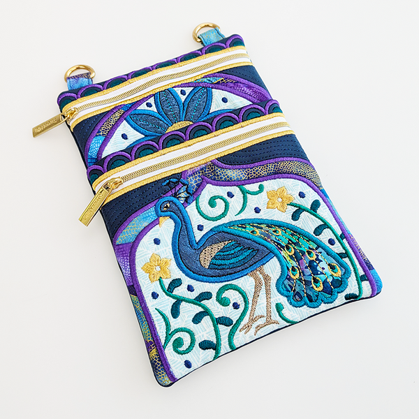 Pretty Peacock Purse ITH Design