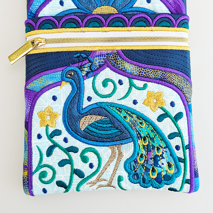 Pretty Peacock Purse ITH Design