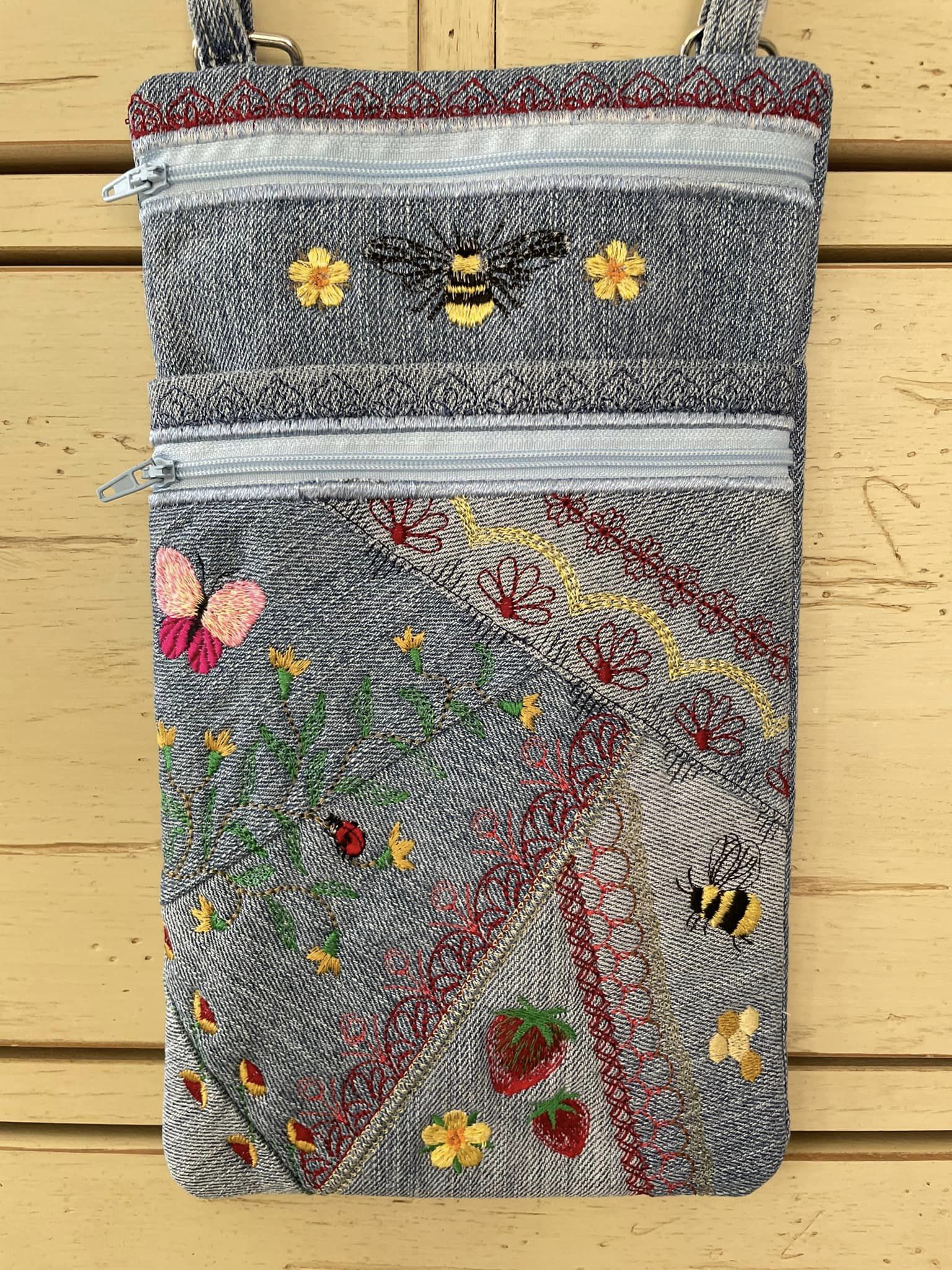 Pretty Patch Purse In The Hoop Machine Embroidery Design ITH