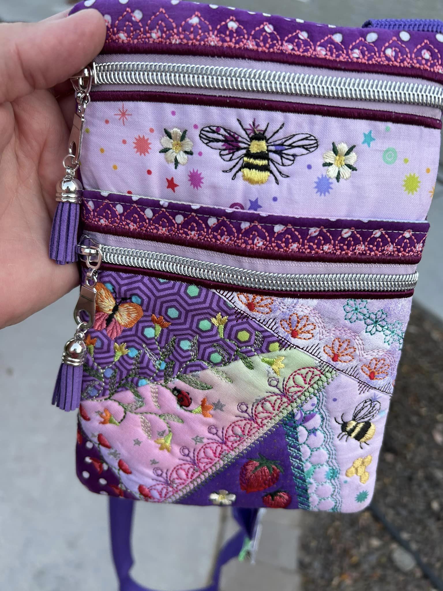 Pretty Patch Purse In The Hoop Machine Embroidery Design ITH