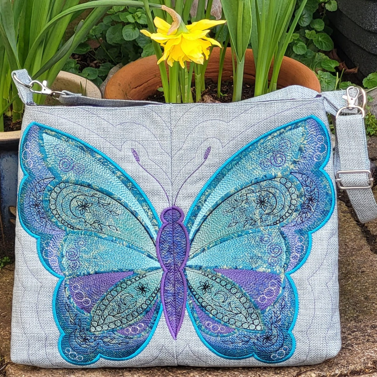 In The Hoop Machine Embroidery Design - Butterfly Handbag