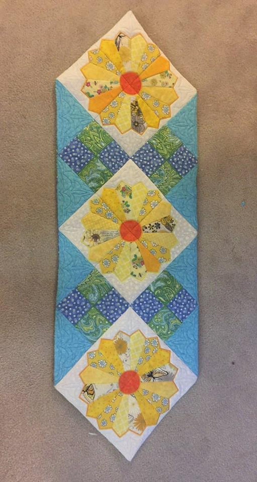 Dresden quilt table runner in the hoop machine embroidery design ITH