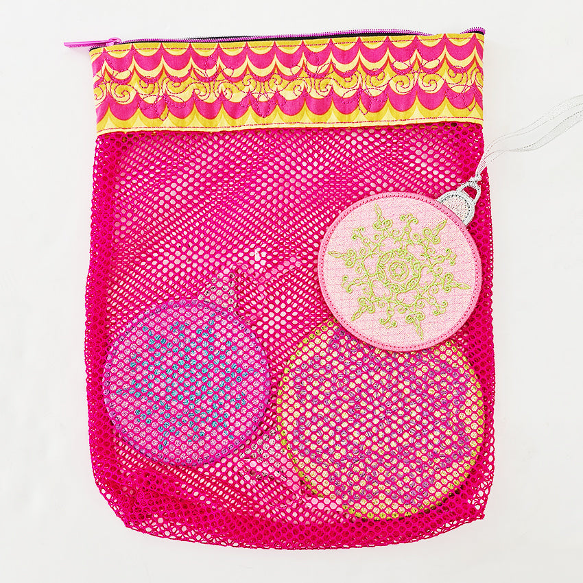 Multi-use Zipper Bags in the hoop machine embroidery design