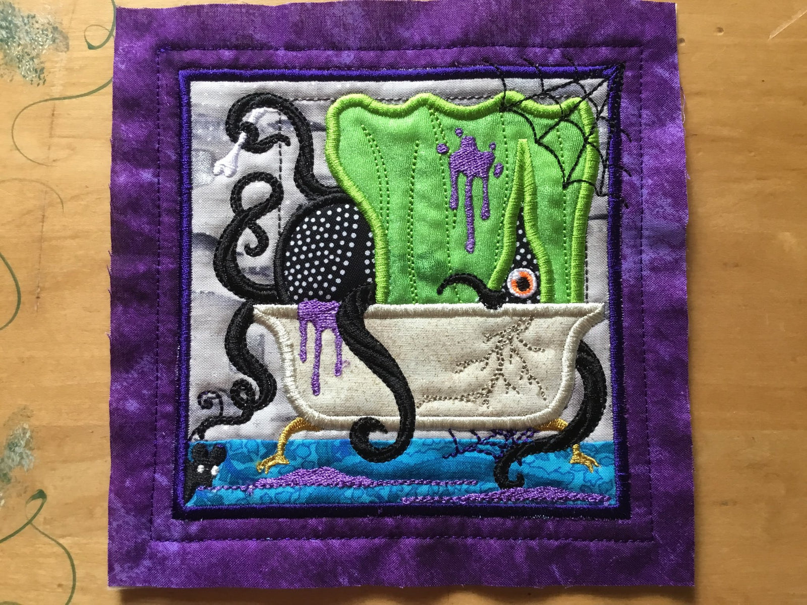 In The Hoop Embroidery Designs - Old Friends Mug Rugs