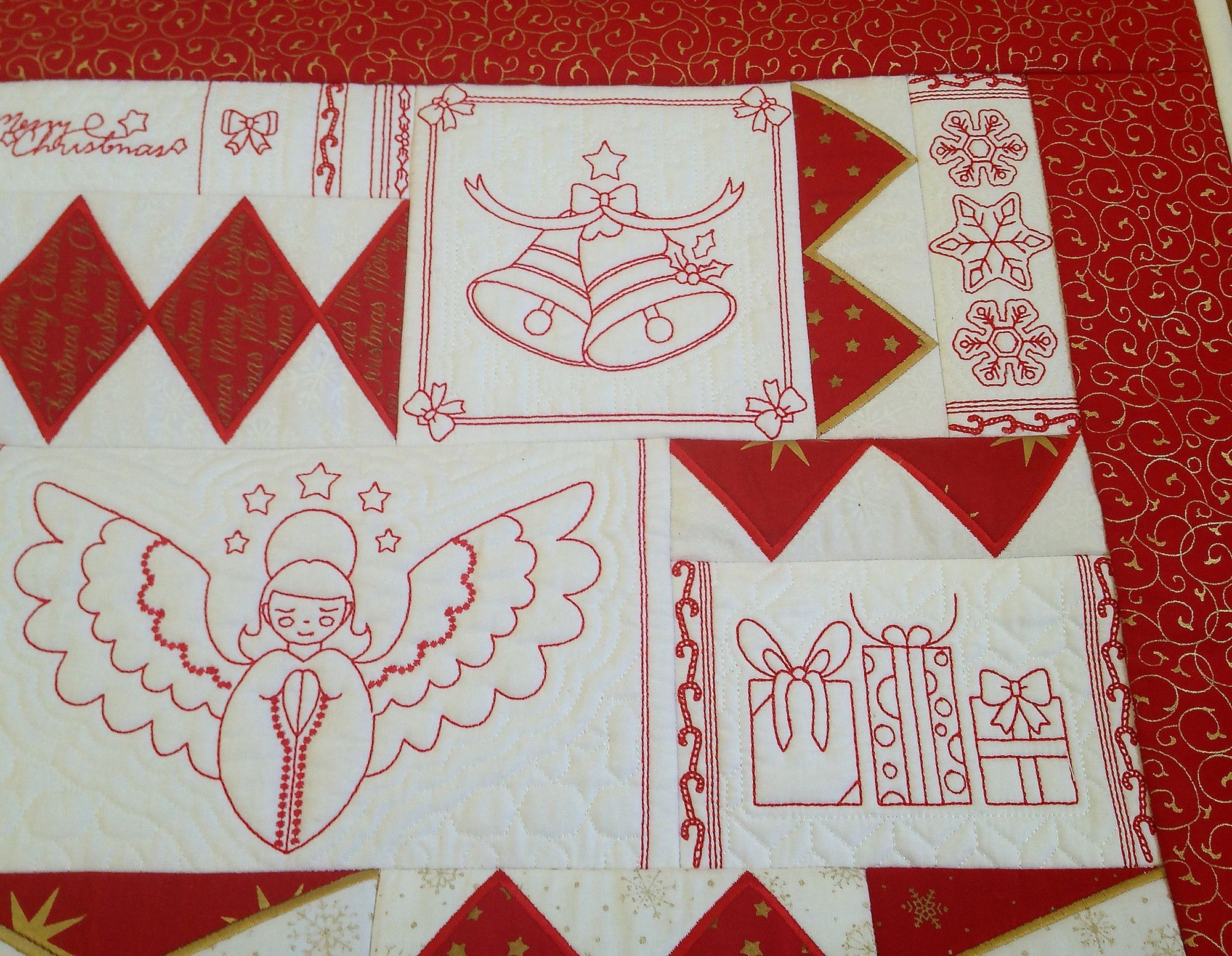 Machine Embroidery design - Christmas Redwork Quilt in the hoop ITH