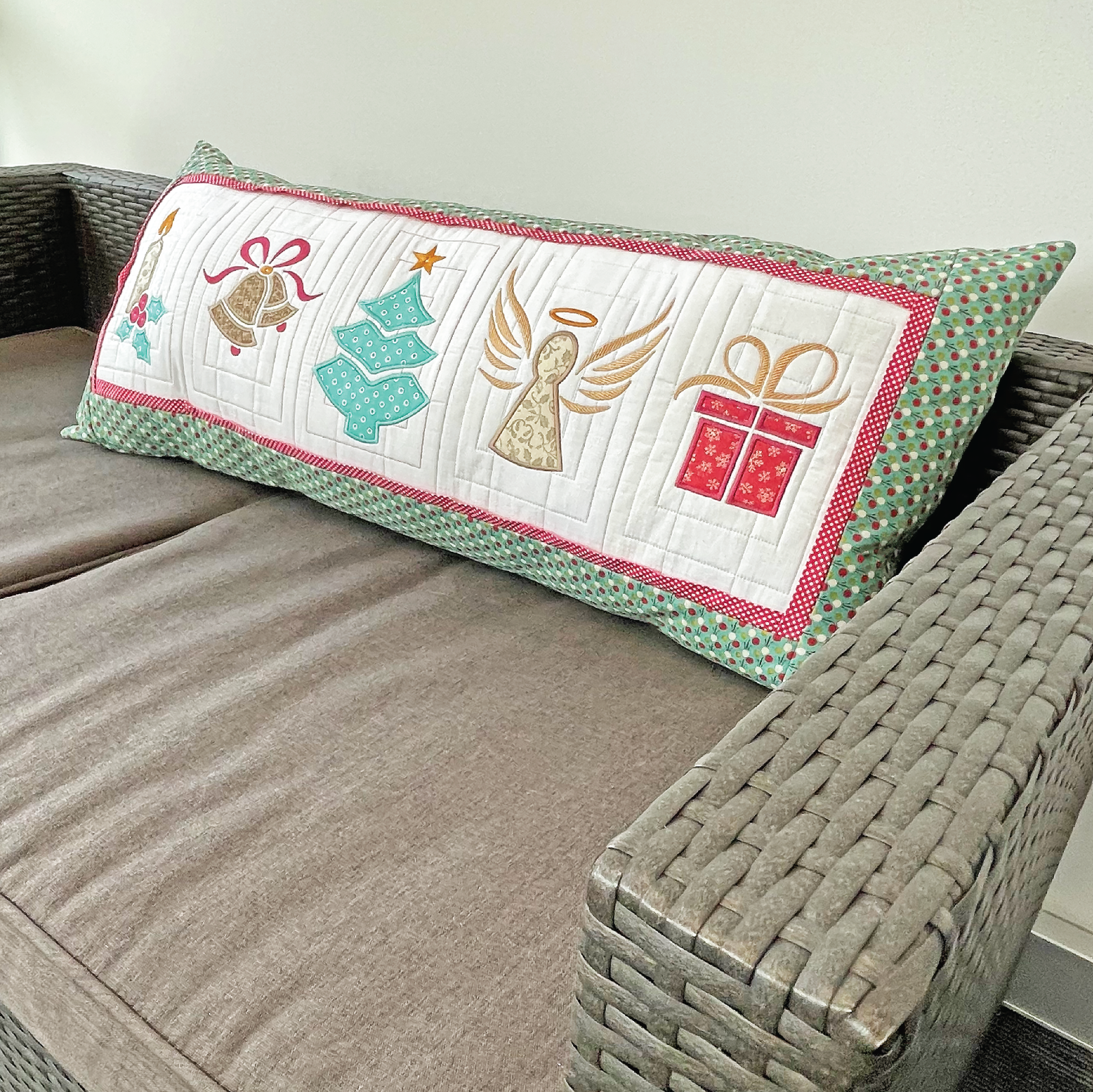 Christmas Embroidery Designs - Stencil Bench Pillow
