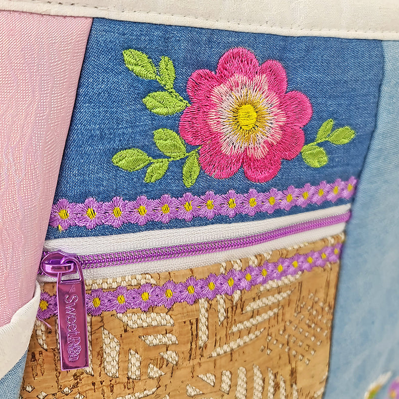 Daisy Zipper Tote Bag ITH in the hoop machine embroidery design