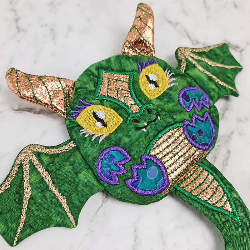 Embroidery Ideas - Dragon Zipper Purse