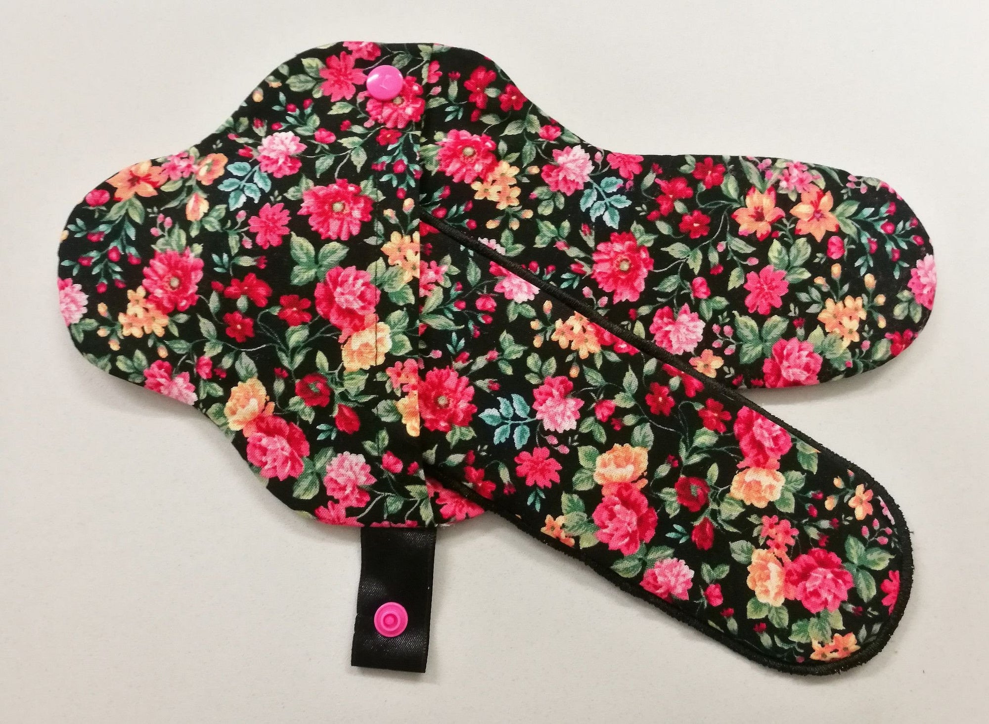 Cloth pads for women 6x10 7x12 in the hoop machine embroidery designs