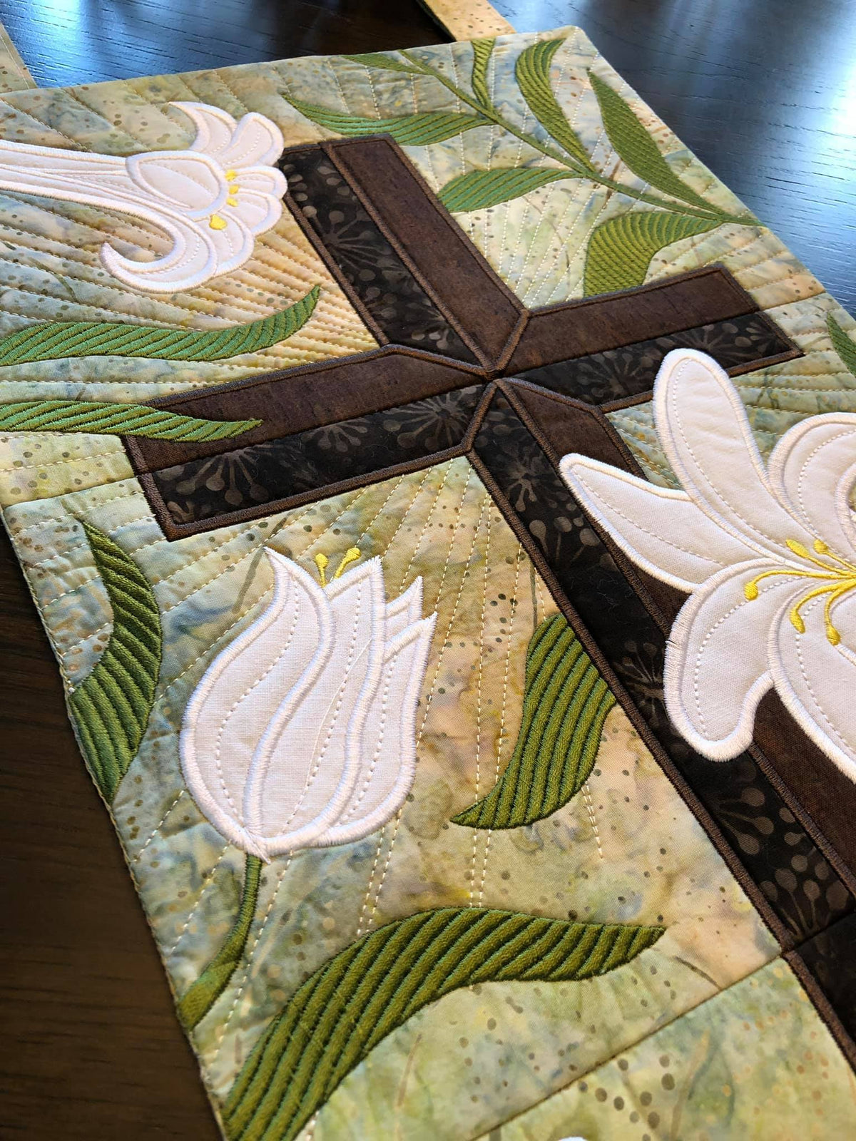 Cross and Easter Lilies Hanger ITH machine embroidery design