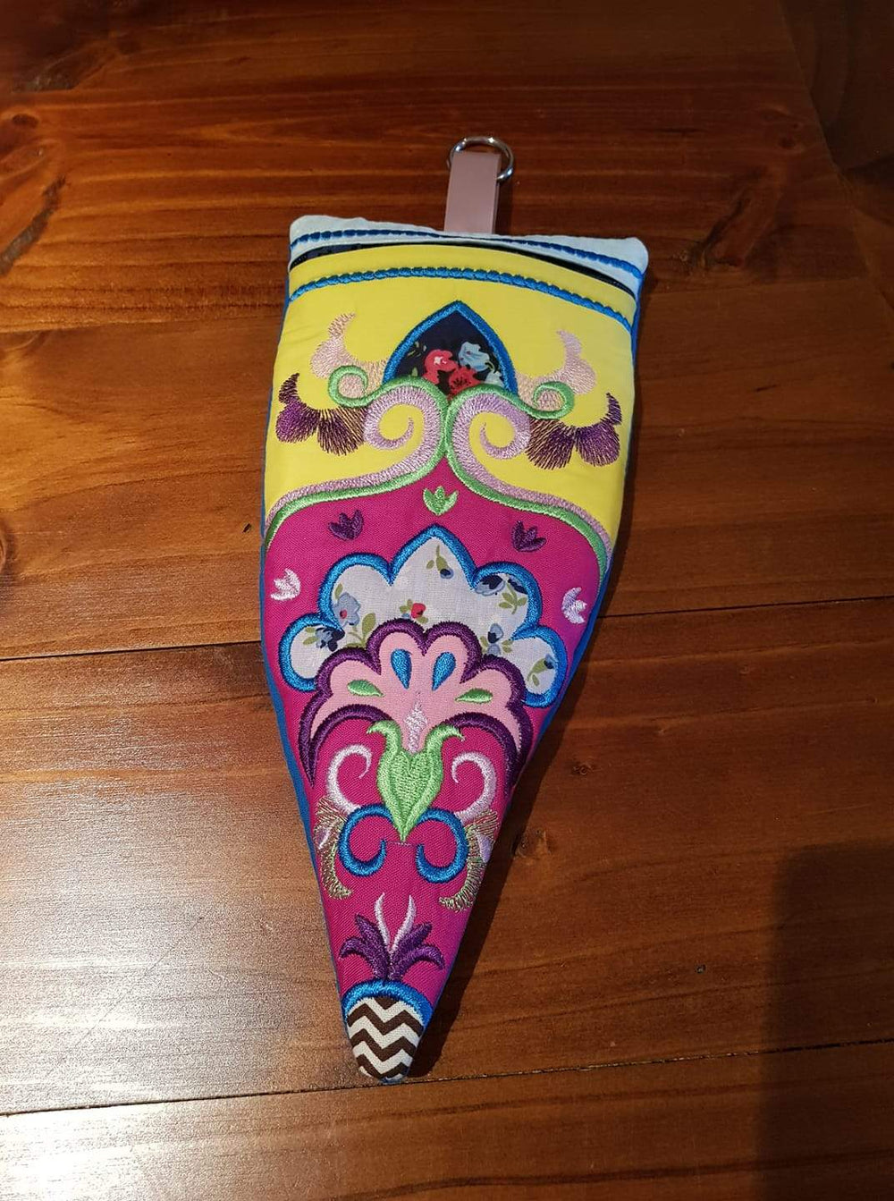 Free Machine Embroidery Design, Embroidered Scissor Case In the Hoop