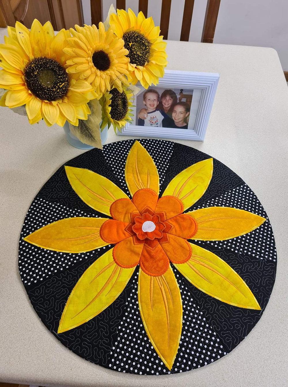 ITH Machine Embroidery Design - Flower Table Centre