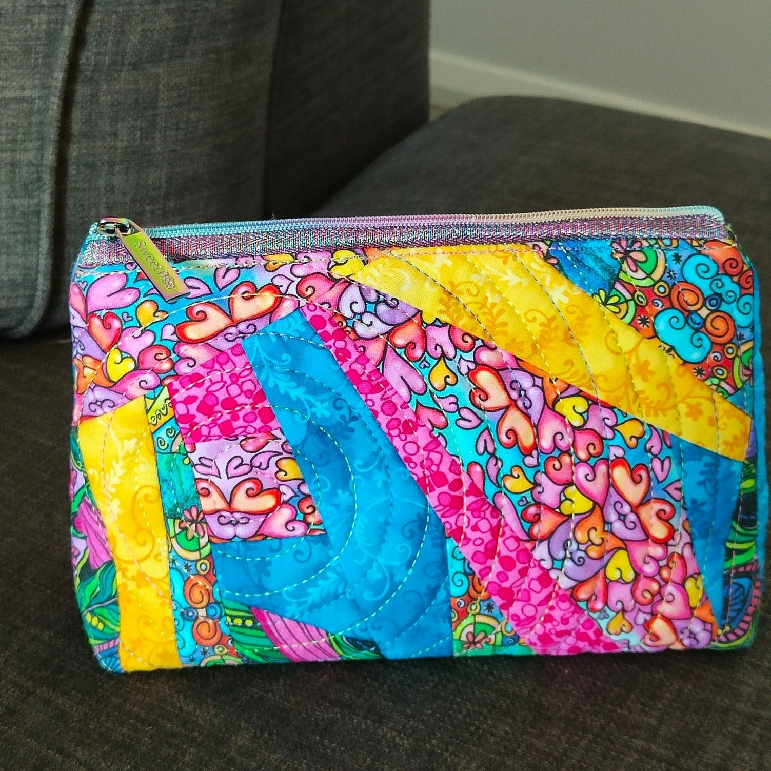 Flip & Fold Jumble Purse in the hoop machine embroidery design