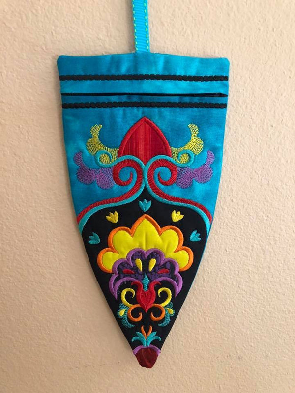 Free Machine Embroidery Design, Embroidered Scissor Case In the Hoop