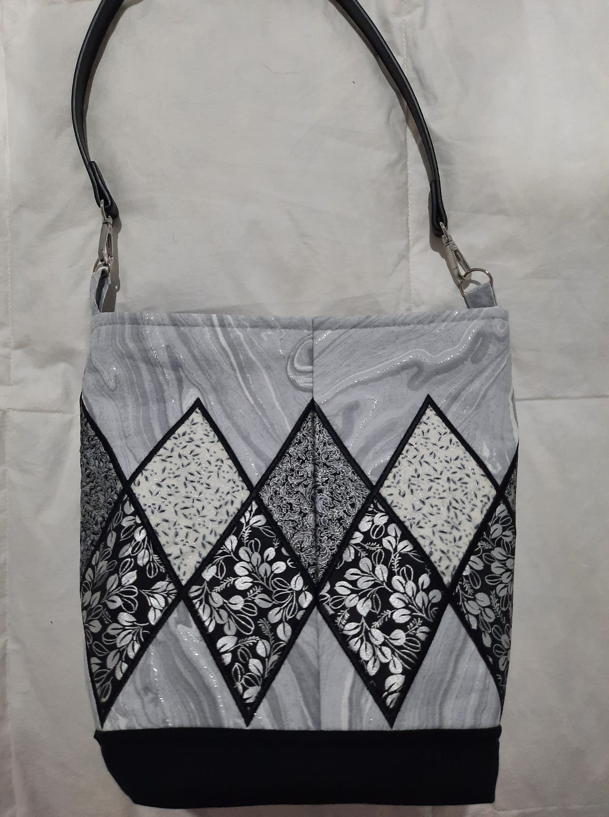 In The Hoop Embroidery Design - Diamonds Bag Set