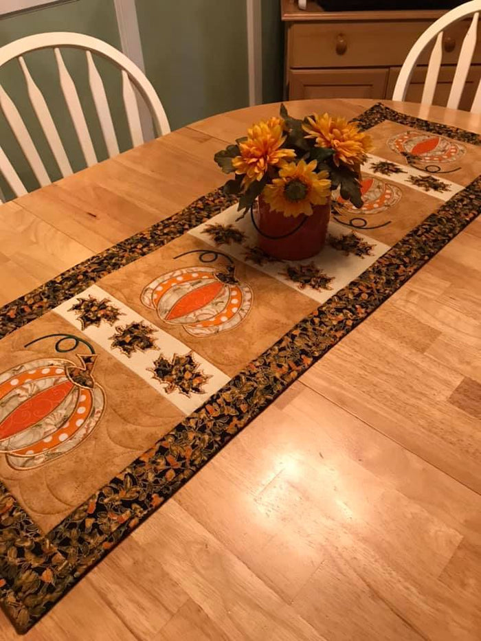 Embroidery Patterns - Pumpkin Quilt Block & Table Runner