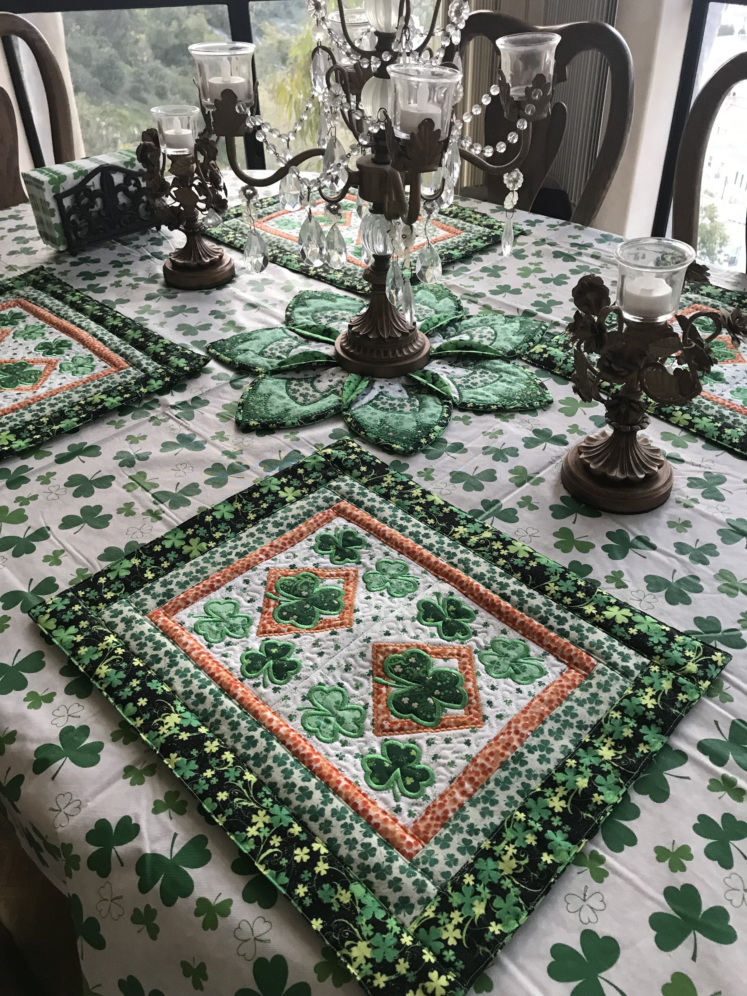 In The Hoop Embroidery - Shamrock Table Runner